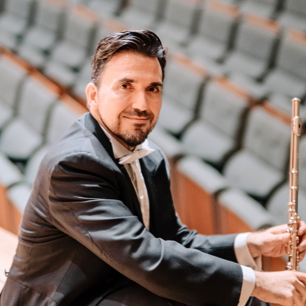 Roberto Alvarez | Singapore Symphony Orchestra